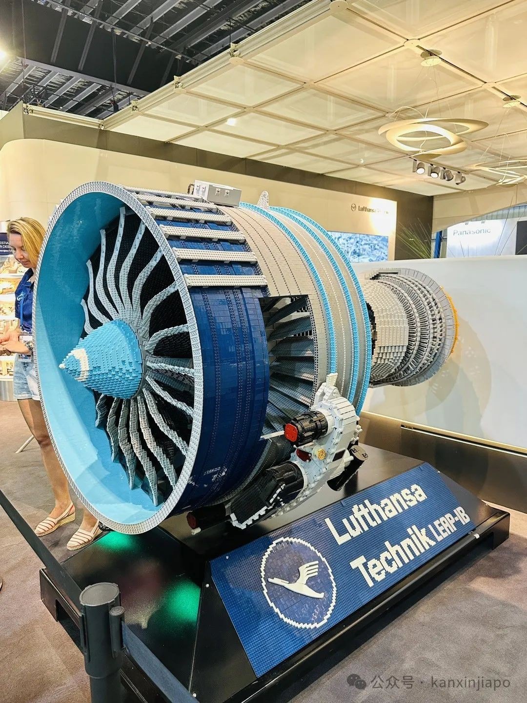 实拍！新加坡航空展上多国空军玩命演出，还偶遇了国防部长